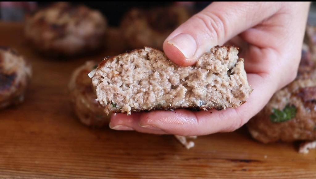Η ΣΥΝΤΑΓΗ ΓΙΑ ΤΕΛΕΙΑ ΣΠΙΤΙΚΑ ΜΠΙΦΤΕΚΙΑ (VIDEO) - Meat & Grill Stories
