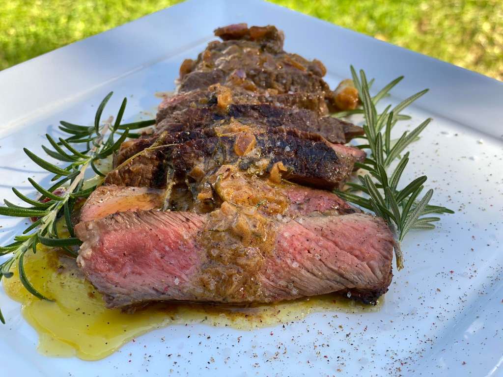 ΤΟ ΜΟΣΧΑΡΙΣΙΟ ΚΙΛΟΤΟ & ΟΙ ΜΠΡΙΖΟΛΕΣ ΤΟΥ (RUMP STEAK) - Meat & Grill Stories