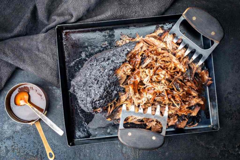 ΕΥΚΟΛΟ PULLED PORK ΣΤΟΝ ΦΟΥΡΝΟ ΤΟΥ ΣΠΙΤΙΟΥ ΣΑΣ! - Meat & Grill Stories